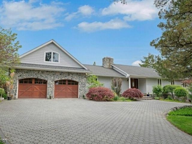 Ski Hill Dr, Bedminster Twp, Home For Sale