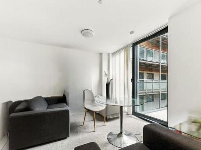 Skinner Lane, Leeds, 2 Bedroom Flat