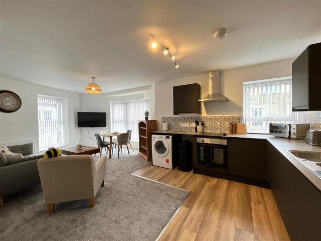 Skipton Street, Morecambe 2 bed apartment to rent £1,950 pcm £450 pw