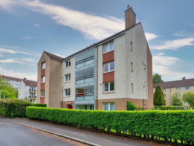 Skirsa Place, Glasgow, Cadder G23, 2 bed flat to rent, £900 pcm | PrimeLocation