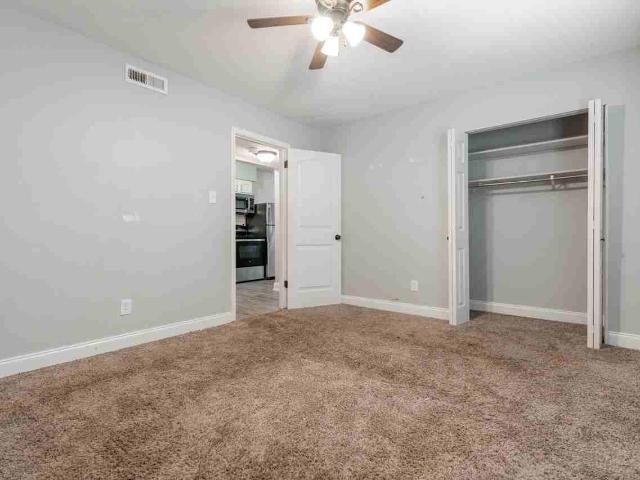 Skyview Commons 2 Bedroom Apartment for Rent at 9907 Grassland Dr, Jeffersontown, KY 40299
