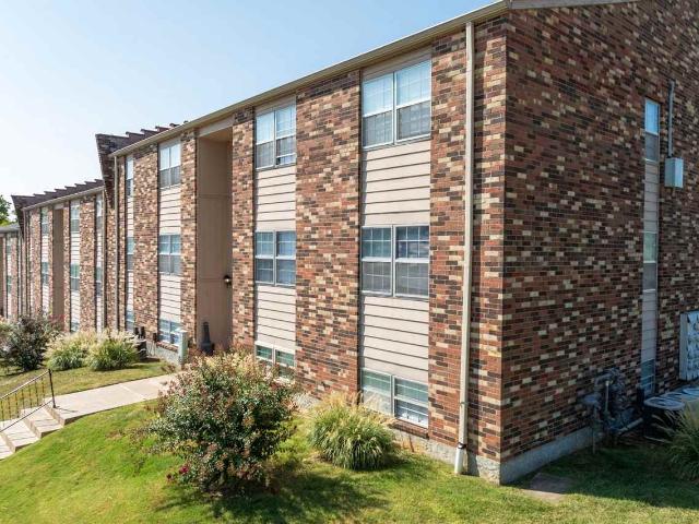 Skyview Commons 2 Bedroom Apartment for Rent at 9907 Grassland Dr, Jeffersontown, KY 40299