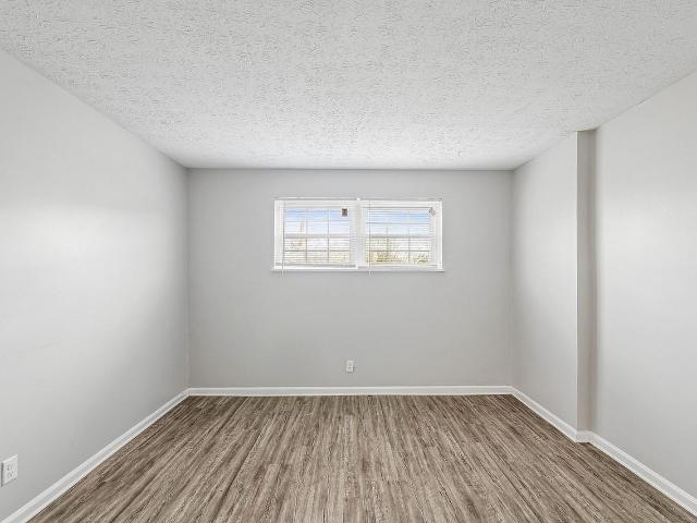 Skyview Commons 2 Bedroom Apartment for Rent at 9907 Grassland Dr, Jeffersontown, KY 40299