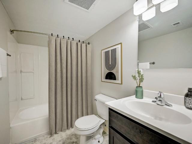 SkyView 1 Bedroom Apartment for Rent at 1755 S 20th St, Columbus, OH 43207 Vasser Village