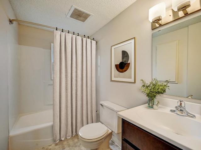 SkyView 5 Bedroom Apartment for Rent at 1755 S 20th St, Columbus, OH 43207 Vasser Village