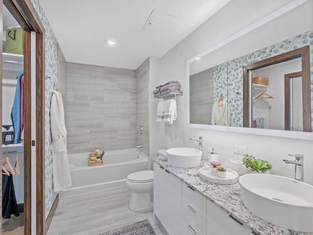 Sky Central 2 Bedroom Apartment for Rent at 1 W 4th St, Cincinnati, OH 45202 Central Business District