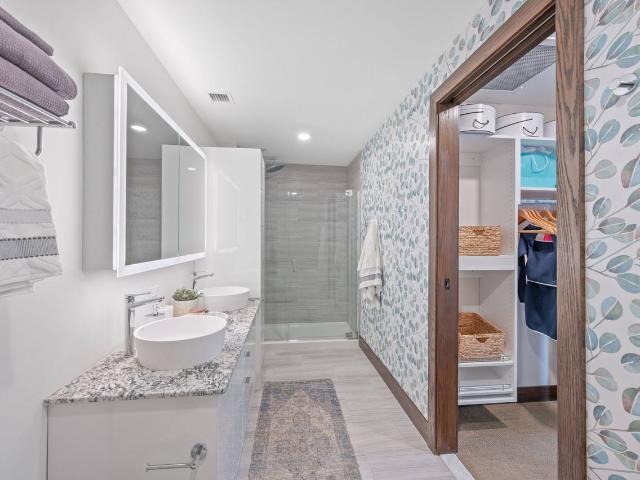 Sky Central Studio Apartment for Rent at 1 W 4th St, Cincinnati, OH 45202 Central Business District