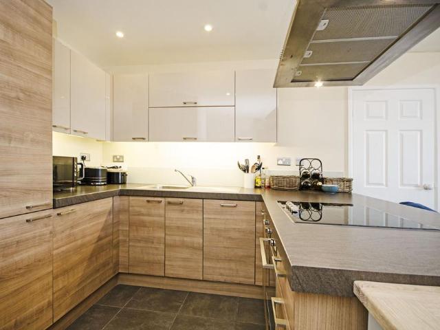 Sky Apartments, Homerton, London, E9 1 bed flat to rent £2,800 pcm £646 pw