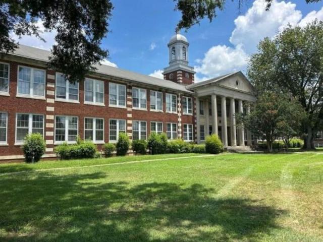 Sky at Main Comfort & Convenience 1 Bedroom Apartment for Rent at 835 Main St S, Greenwood, SC 29646