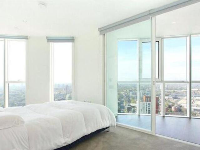 Sky Gardens, Wandsworth Road, 2 Bedroom Apartment