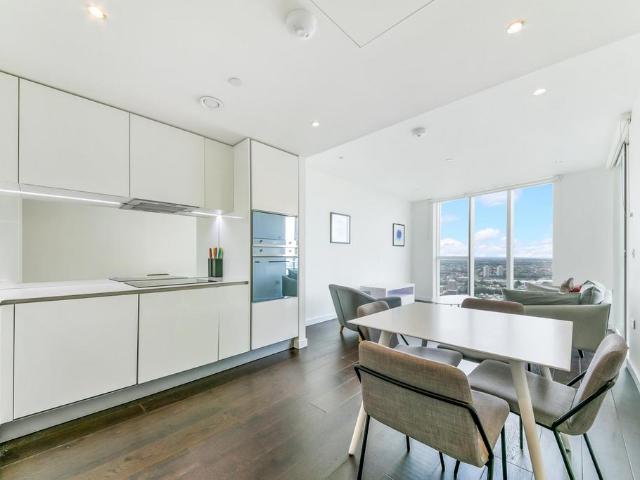 Sky Gardens, Wandsworth Road, London. 2 bed flat to rent £3,488 pcm £805 pw