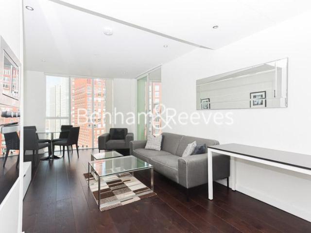 Sky Gardens, Nine Elms SW8 2 bed apartment to rent £3,500 pcm £808 pw