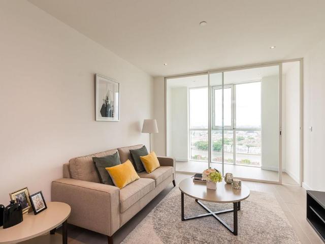 Sky Gardens, SW8, Nine Elms, London, SW8 1 bed flat to rent £3,000 pcm £692 pw