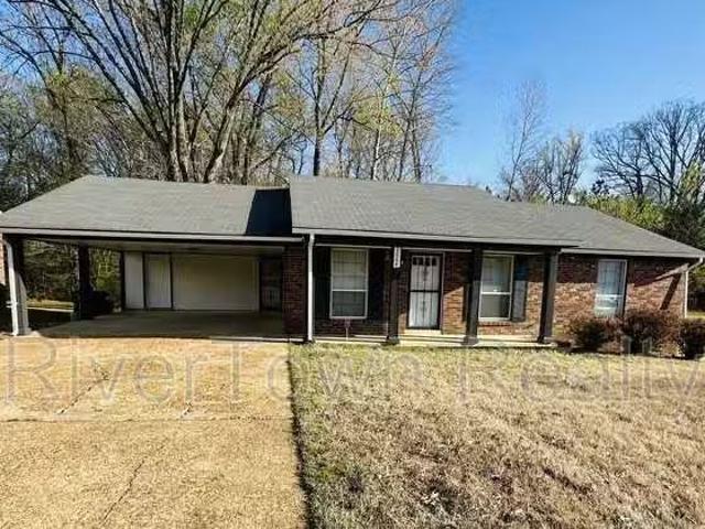 Sky Lake 2864 Whitney Ave