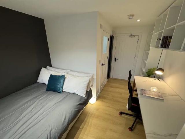 Sky Point Two Nottingham Student Accommodation | Amber