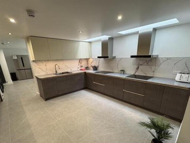Sky Point Two, Flat,luke House, 1 Bedroom House