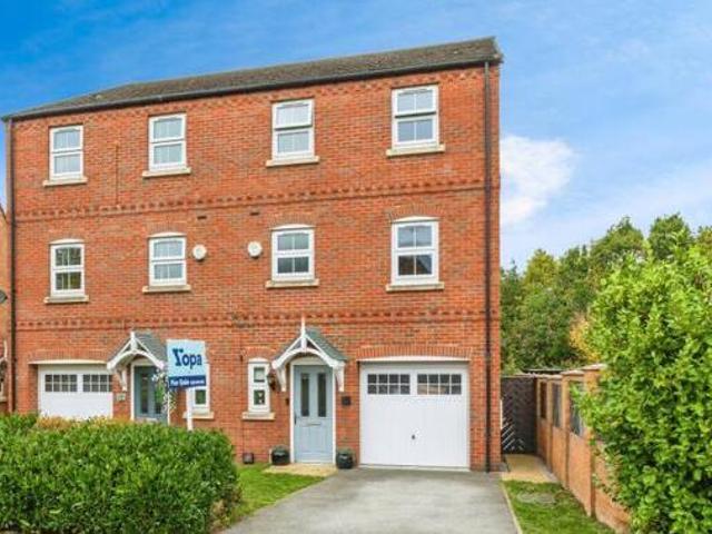 Skylark View, Manvers, 4 Bedroom Semi detached