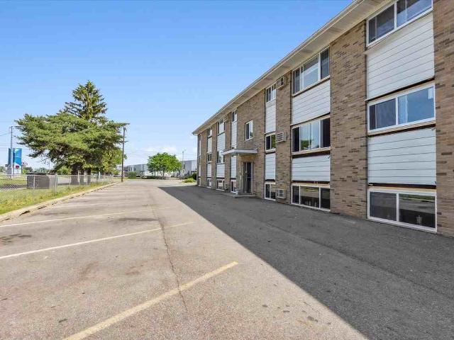 Skyline Apartments 2 Bedroom Apartment for Rent at 4221 N Grand River Ave, Lansing, MI 48906