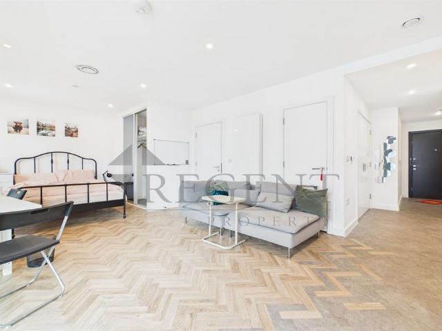 Skyline Apartments, Makers Yard, E3 Studio to rent £1,700 pcm £392 pw