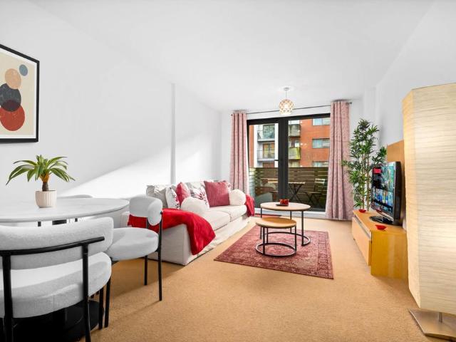 Skyline, Birmingham B1 2 bed apartment to rent £1,150 pcm £265 pw