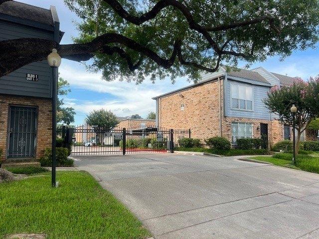Skyline Dr Apt,houston, Condo For Sale