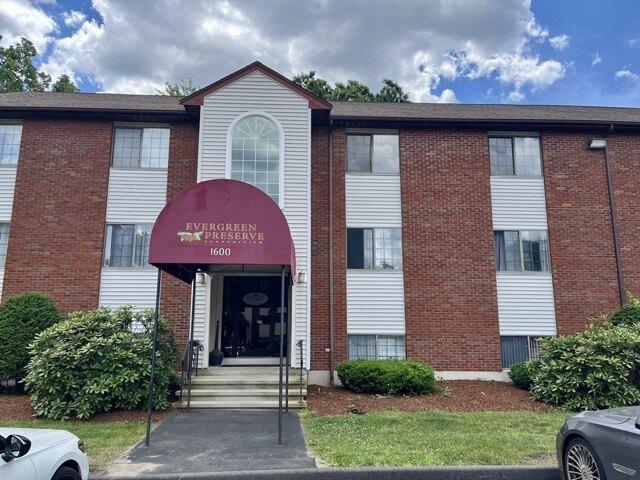 Skyline Dr Unit,lowell, Condo For Sale
