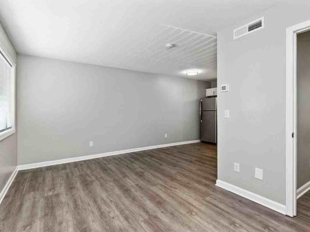 Skyline Flats 1 Bedroom Apartment for Rent at 103 Hart Ln, Nashville, TN 37207 Talbot's Corner