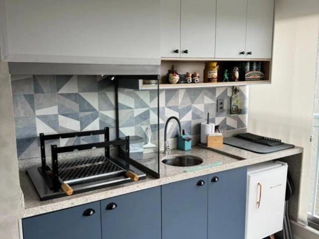 Skyline Joquey apartamento de 79m², acabamento impecável, 2 dormitórios, 1 suíte, 1 vaga, vista livr