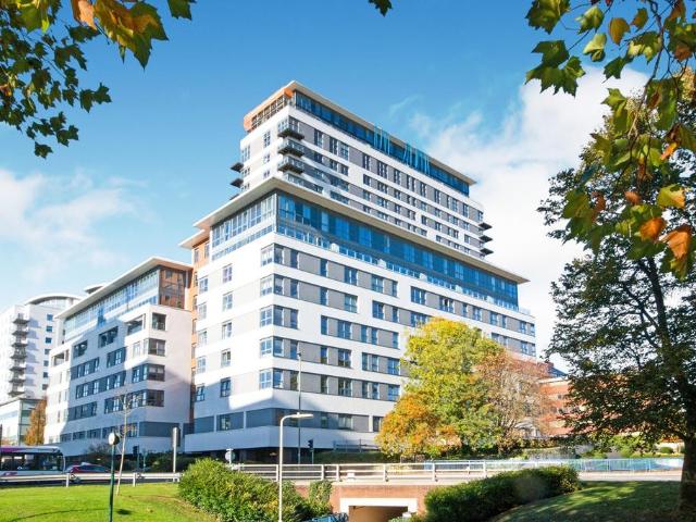 Skyline Plaza, Alencon Link. 1 bed flat to rent £1,075 pcm £248 pw