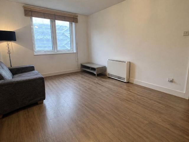 Skyline Plaza, Commercial Road E1, 1 bed flat to rent, £1,824 pcm | PrimeLocation