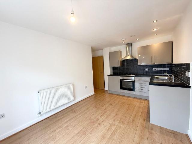Skyline S70, 1 bed flat to rent, £700 pcm | PrimeLocation