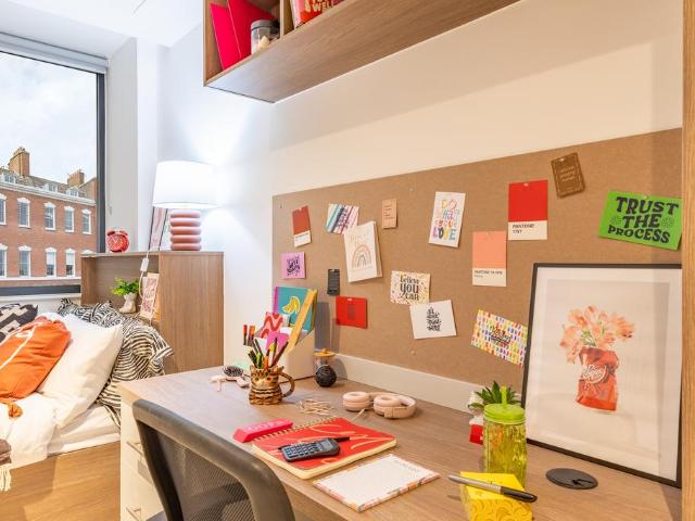 Skyline Silver Studio at Glassworks. Studio to rent £1,547 pcm £357 pw