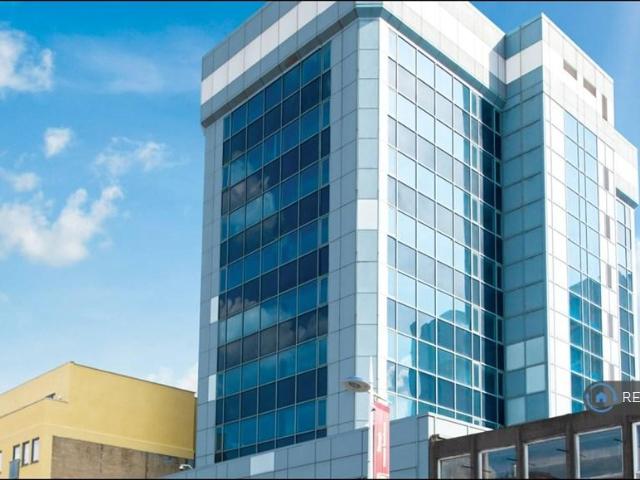 Skyline, Slough, SL1 Studio to rent £1,000 pcm £231 pw