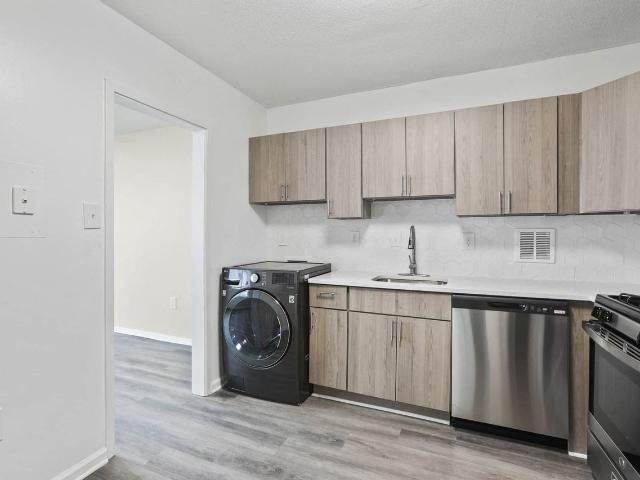 Skyline Towers Studio Apartment for Rent at 5599 Seminary Rd, Bailey's Crossroads, VA 22041 Bailey's Crossroads
