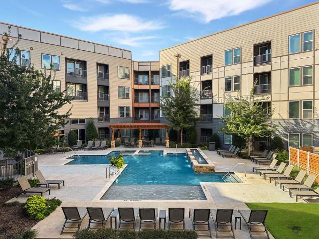 Skyline Trinity 1 Bedroom Apartment for Rent at 1900 N Beckley Ave, Dallas, TX 75208