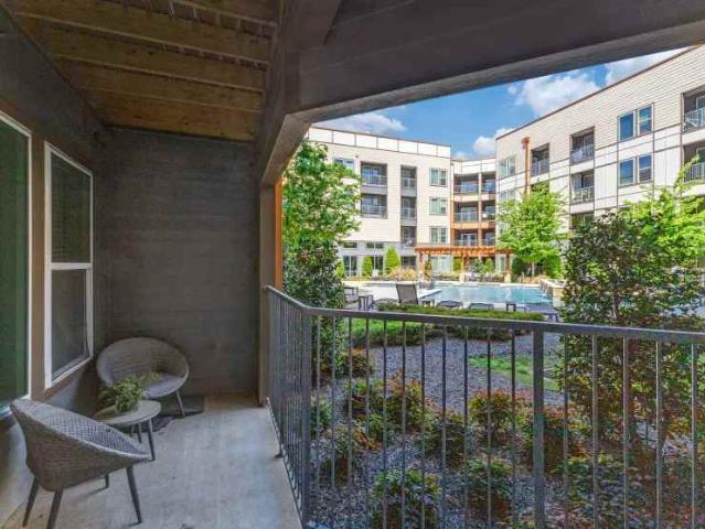 Skyline Trinity 2 Bedroom Apartment for Rent at 1900 N Beckley Ave, Dallas, TX 75208