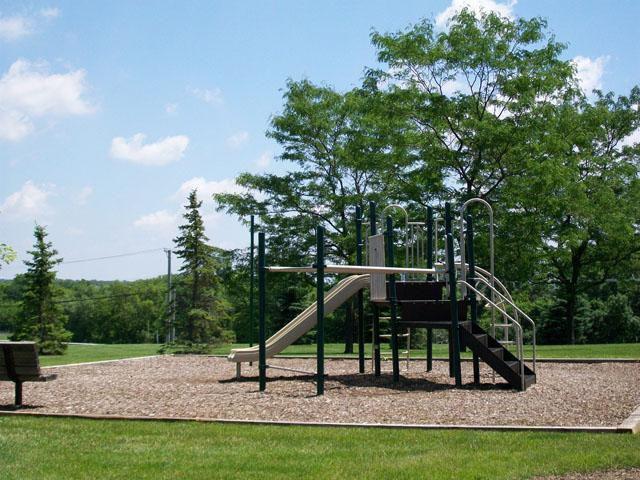 Skyridge Club Apartments 2 Bedroom Apartment for Rent at 1395 Skyridge Dr, Crystal Lake, IL 60014