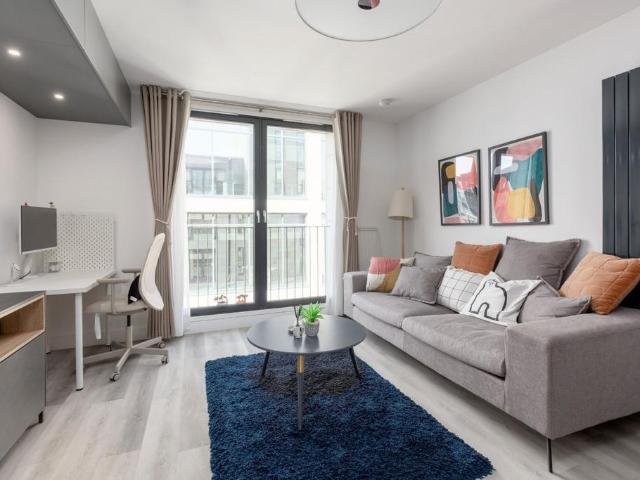 Shoemakers Square, Edinburgh. 1 bed apartment to rent £1,800 pcm £415 pw