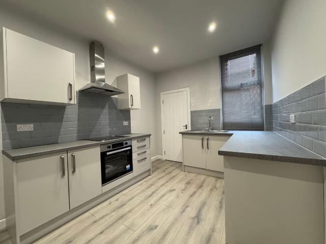 Sholebroke Terrace, Leeds LS7, 1 bed flat to rent, £825 pcm | PrimeLocation