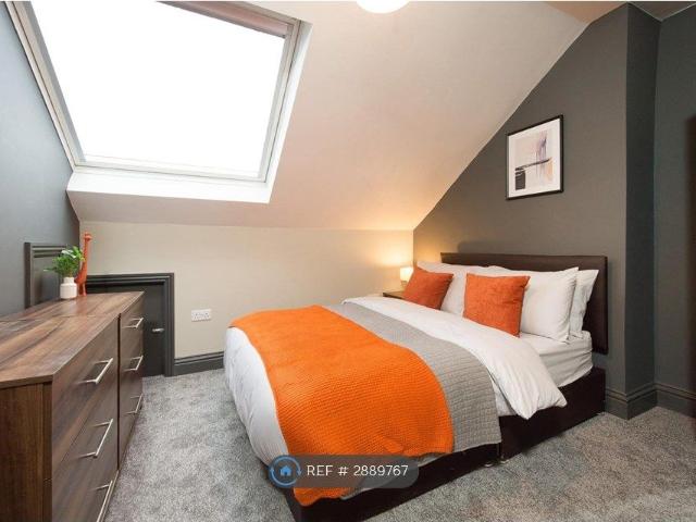 Sholebroke View, Leeds LS7, Room to rent, £560 pcm | PrimeLocation