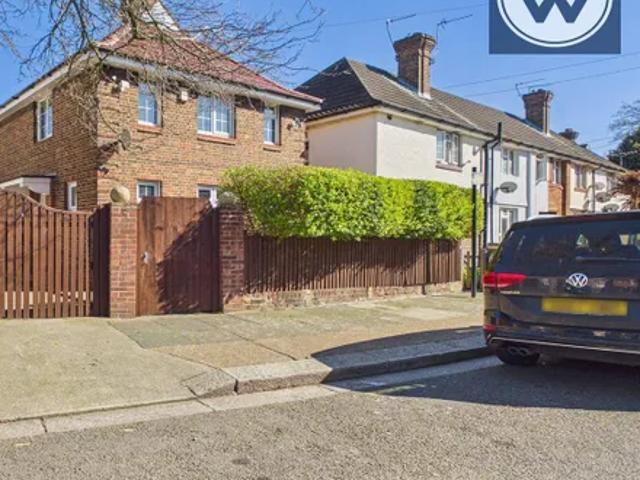 Shona House, Prince Regent Lane, London, E13 8SN, United Kingdom | 3 bed house for rent #165454100 | Rentberry