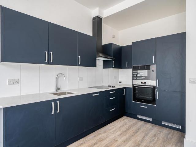 Shoot Up Hill London NW2 1 bed flat to rent £2,000 pcm £462 pw