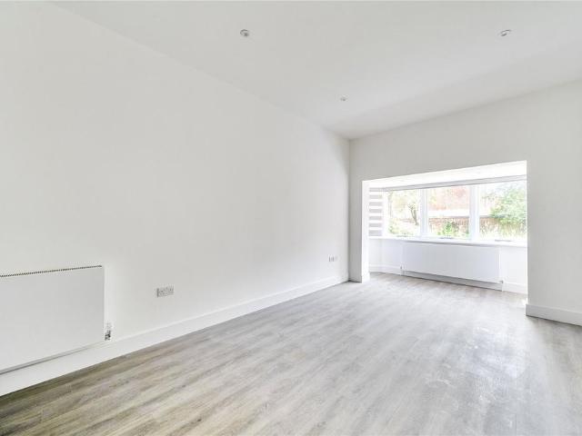 Shoot Up Hill, London, NW2 2 bed apartment to rent £2,850 pcm £658 pw