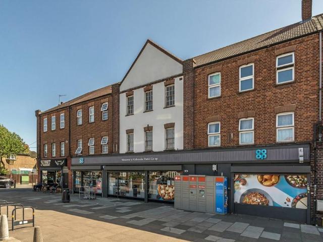 Shooters Hill Road, Charlton 3 bed flat to rent £2,200 pcm £508 pw