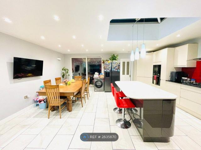 Shooters Hill Road, London SE18, 5 bed semi detached house to rent, £4,500 pcm | PrimeLocation