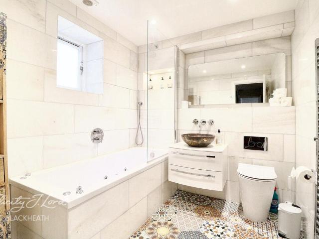 Shooters Hill Road, London 1 bed apartment to rent £1,600 pcm £369 pw
