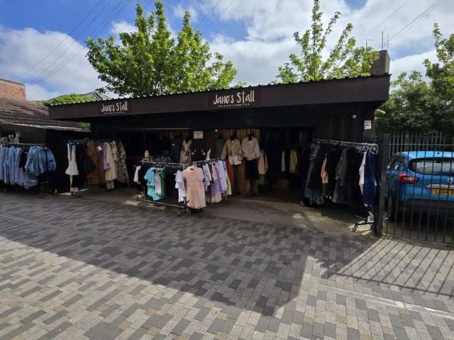 Shop Commercial
