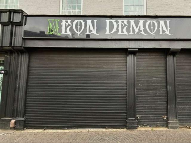 Shop Commercial