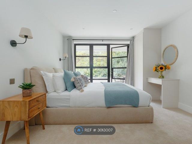 Shore Walk, Bournemouth BH4, 2 bed flat to rent, £2,250 pcm | PrimeLocation