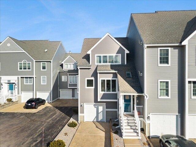 Shore Dr Unit, Fall River, Condo For Sale